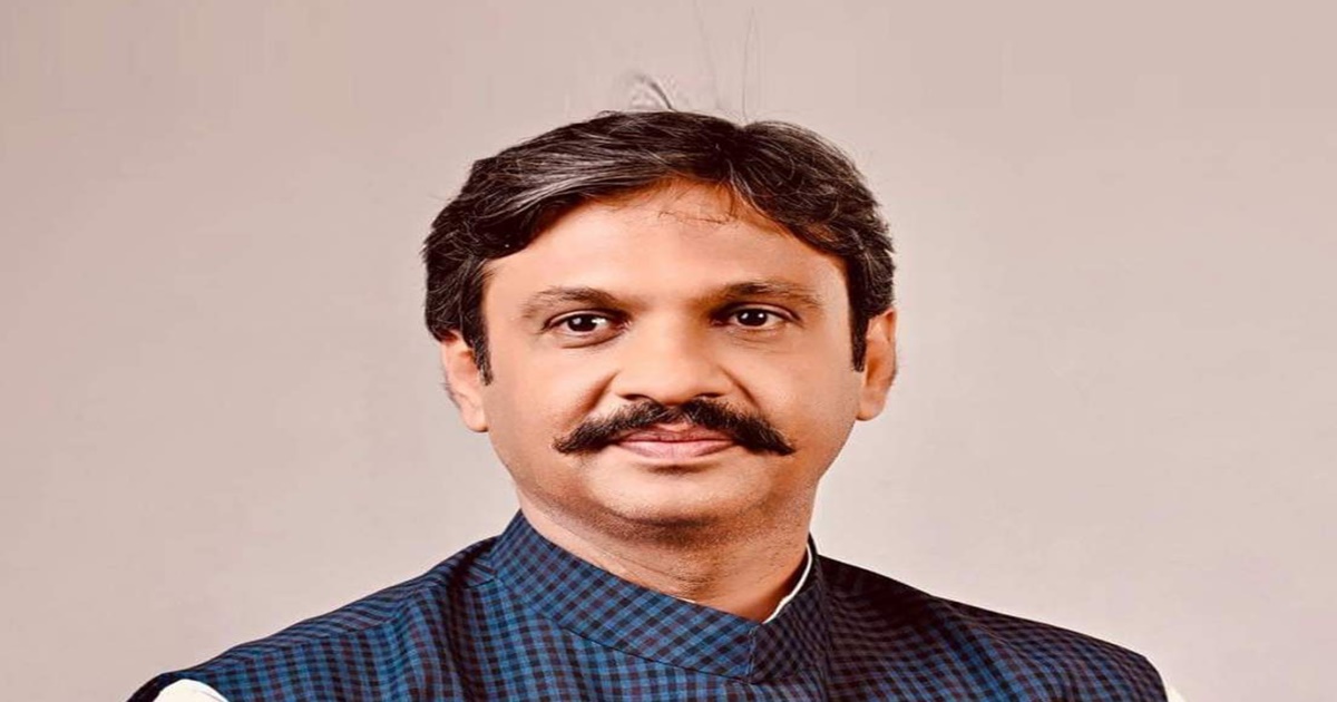 राहुल कुल कर्मचाऱ्यांसाठी निवासस्थाने,पाटसला स्टेशन द्यावे